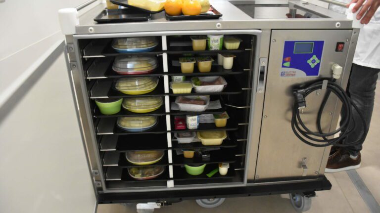 POURQUOI UTILISER LE CHARIOT DE DISTRIBUTION DE REPAS COMBI ? - ELECTRO ...